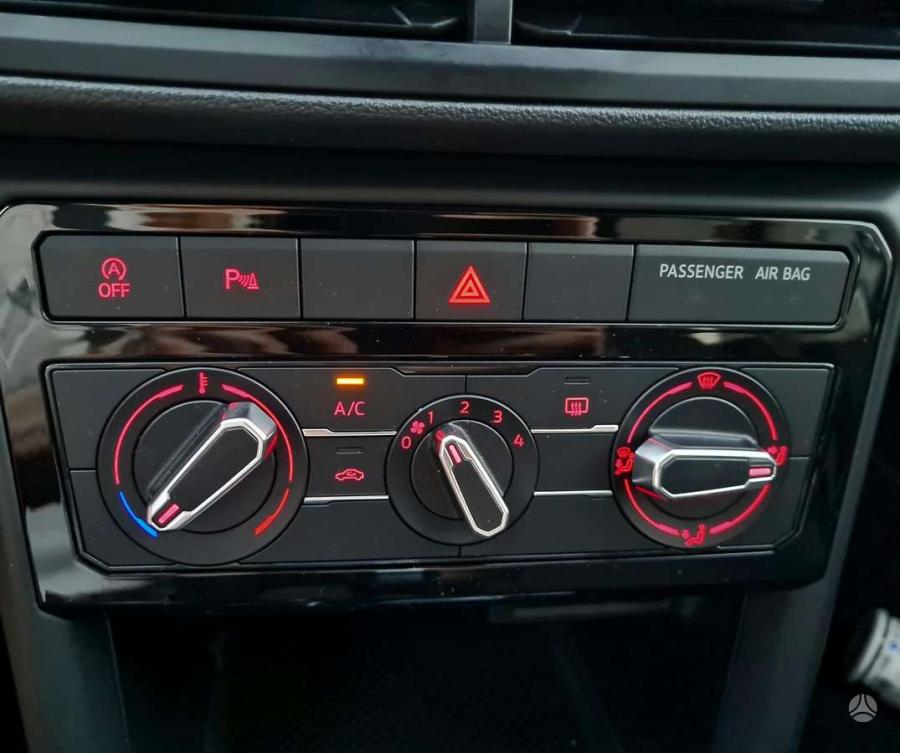 Pelēks Volkswagen T-Cross 2019 Kauņa, ar dzinēja tilpumu 1.00 L un nobraukumu 176 tūkst. km par 13500 €, foto 14 vietnē AUTOMOTO.COM.LV