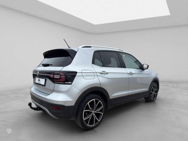 Grey Volkswagen T-Cross 2019 in Vilnius, with an engine capacity of 1.00 L and mileage of 198 thousand km for 14890 €, photo 4 on AUTOMOTO.COM.LV