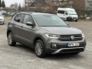 Grey Volkswagen T-Cross 2020 in Vilnius, with an engine capacity of 1.50 L and mileage of 39 thousand km for 11300 €, photo 2 on AUTOMOTO.COM.LV