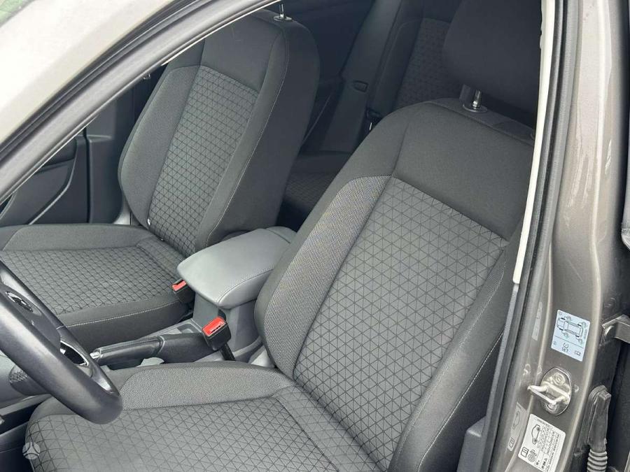 Grey Volkswagen T-Cross 2020 in Vilnius, with an engine capacity of 1.50 L and mileage of 39 thousand km for 11300 €, photo 10 on AUTOMOTO.COM.LV