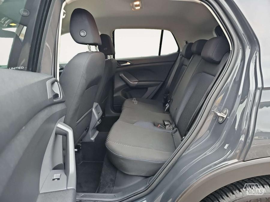 Grey Volkswagen T-Cross 2020 in Kaunas, with an engine capacity of 1.00 L and mileage of 78 thousand km for 21573 €, photo 9 on AUTOMOTO.COM.LV