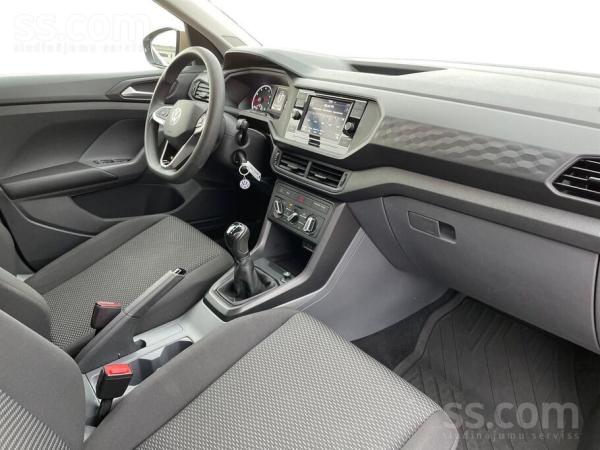 Grey Volkswagen T-Cross 2020 in Riga, with an engine capacity of 1.00 L and mileage of 99 thousand km for 13990 €, photo 6 on AUTOMOTO.COM.LV