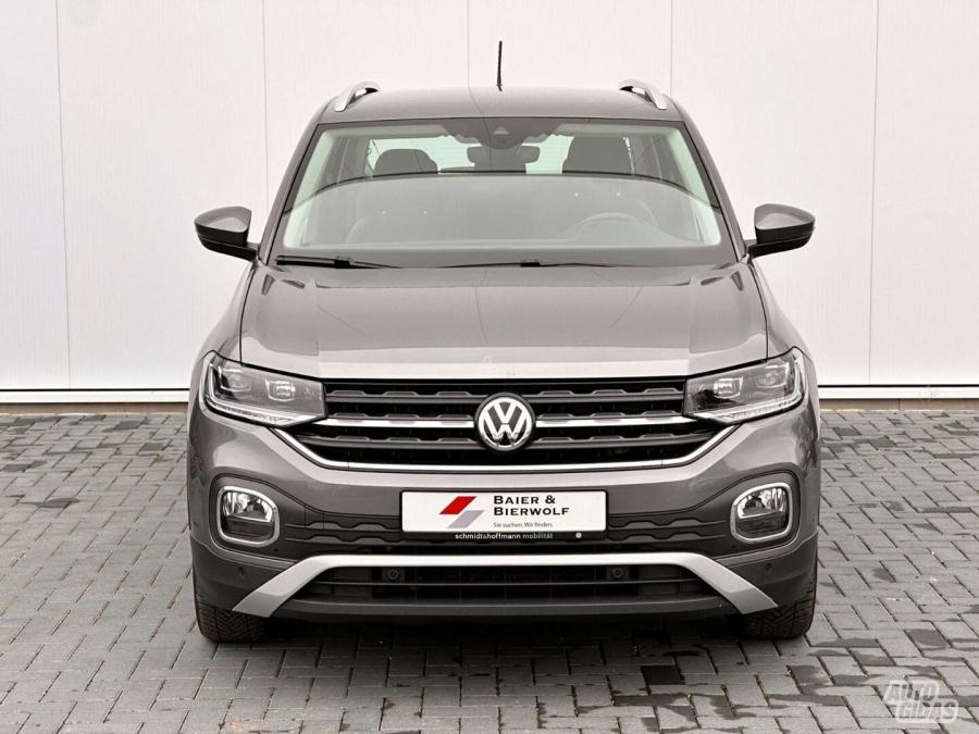 Grey Volkswagen T-Cross 2020 in Kaunas, with an engine capacity of 1.60 L and mileage of 69 thousand km for 22390 €, photo 2 on AUTOMOTO.COM.LV