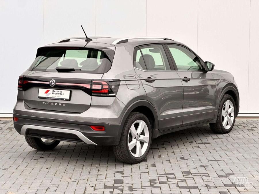 Grey Volkswagen T-Cross 2020 in Kaunas, with an engine capacity of 1.60 L and mileage of 69 thousand km for 22390 €, photo 5 on AUTOMOTO.COM.LV