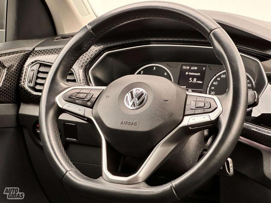 Grey Volkswagen T-Cross 2020 in Kaunas, with an engine capacity of 1.60 L and mileage of 69 thousand km for 22390 €, photo 12 on AUTOMOTO.COM.LV