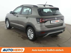 Pelēks Volkswagen T-Cross 2020 Kauņa, ar dzinēja tilpumu 1.00 L un nobraukumu 22 tūkst. km par 23286 €, foto 4 vietnē AUTOMOTO.COM.LV