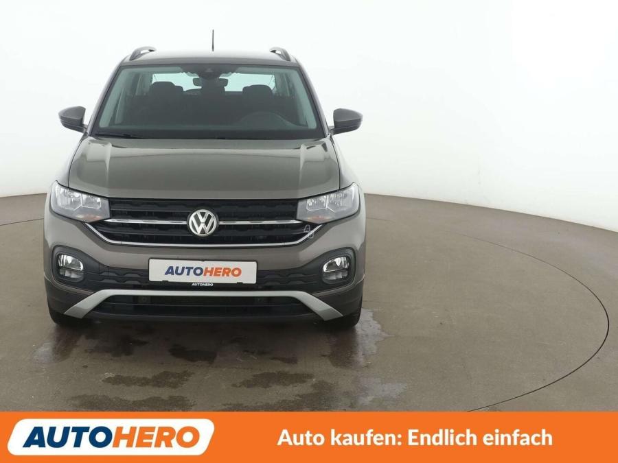 Pelēks Volkswagen T-Cross 2020 Kauņa, ar dzinēja tilpumu 1.00 L un nobraukumu 22 tūkst. km par 23286 €, foto 9 vietnē AUTOMOTO.COM.LV