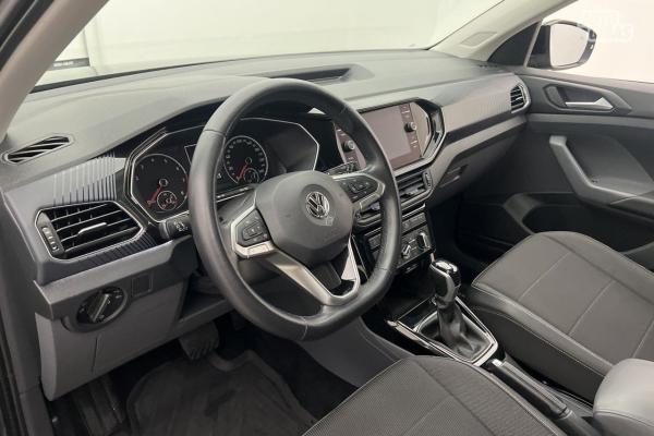 Grey Volkswagen T-Cross 2020 in Kaunas, with an engine capacity of 0.00 L and mileage of 73 thousand km for 21957 €, photo 10 on AUTOMOTO.COM.LV