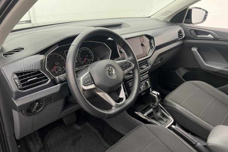 Pelēks Volkswagen T-Cross 2020 Kauņa, ar dzinēja tilpumu 0.00 L un nobraukumu 73 tūkst. km par 21957 €, foto 10 vietnē AUTOMOTO.COM.LV