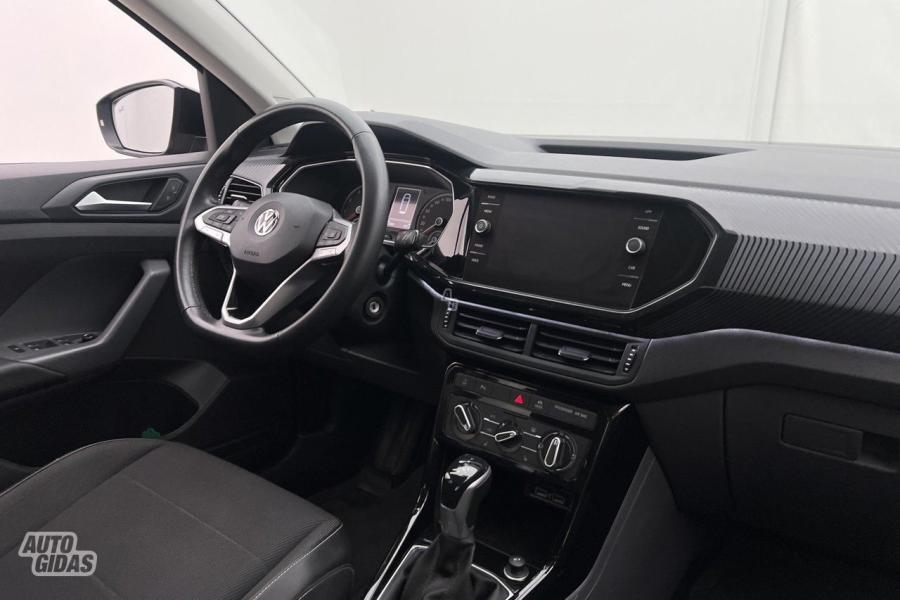 Pelēks Volkswagen T-Cross 2020 Kauņa, ar dzinēja tilpumu 0.00 L un nobraukumu 73 tūkst. km par 21957 €, foto 23 vietnē AUTOMOTO.COM.LV