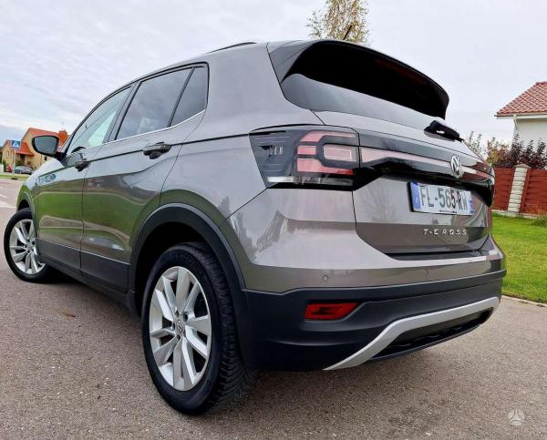 Pelēks Volkswagen T-Cross 2020 Klaipėda, ar dzinēja tilpumu 1.60 L un nobraukumu 199 tūkst. km par 15000 €, foto 3 vietnē AUTOMOTO.COM.LV