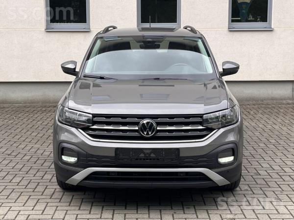 Grey Volkswagen T-Cross 2020 in Jelgava, with an engine capacity of 1.00 L and mileage of 129 thousand km for 13590 €, photo 2 on AUTOMOTO.COM.LV