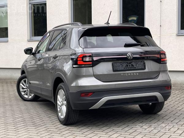 Grey Volkswagen T-Cross 2020 in Jelgava, with an engine capacity of 1.00 L and mileage of 129 thousand km for 13590 €, photo 5 on AUTOMOTO.COM.LV