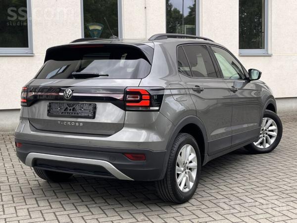 Grey Volkswagen T-Cross 2020 in Jelgava, with an engine capacity of 1.00 L and mileage of 129 thousand km for 13590 €, photo 6 on AUTOMOTO.COM.LV