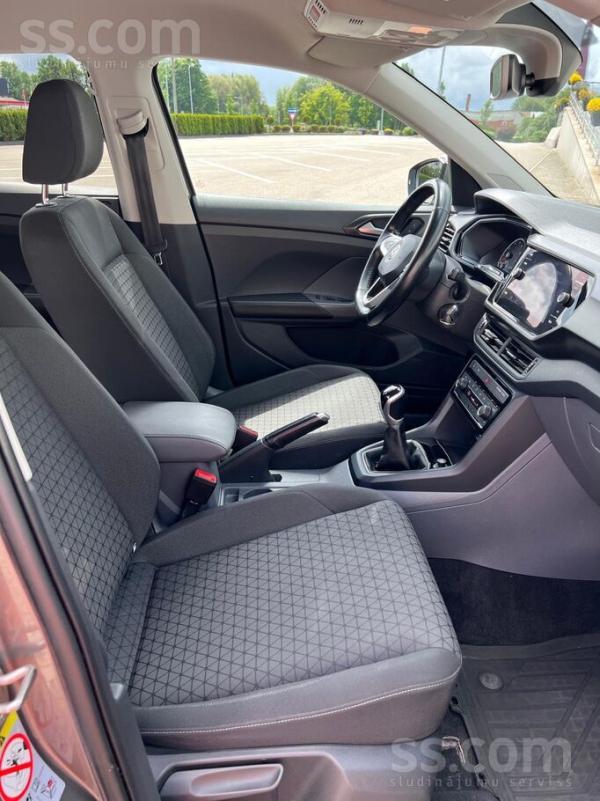 Pelēks Volkswagen T-Cross 2020 Rīga, ar dzinēja tilpumu 1.00 L un nobraukumu 69 tūkst. km par 12500 €, foto 10 vietnē AUTOMOTO.COM.LV