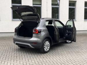 Grey Volkswagen T-Cross 2020 in Jelgava, with an engine capacity of 1.00 L and mileage of 129 thousand km for 13590 €, photo 8 on AUTOMOTO.COM.LV