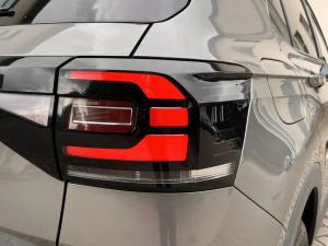 Grey Volkswagen T-Cross 2020 in Jelgava, with an engine capacity of 1.00 L and mileage of 129 thousand km for 13590 €, photo 9 on AUTOMOTO.COM.LV