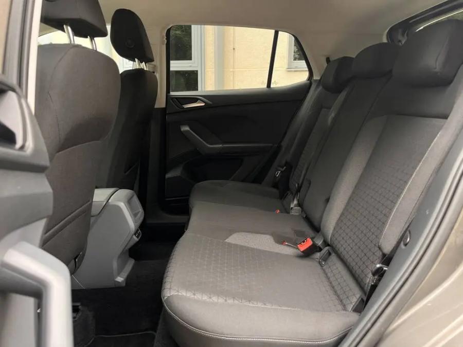 Grey Volkswagen T-Cross 2020 in Jelgava, with an engine capacity of 1.00 L and mileage of 129 thousand km for 13590 €, photo 12 on AUTOMOTO.COM.LV