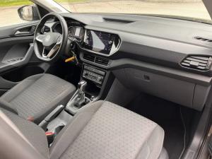 Grey Volkswagen T-Cross 2020 in Jelgava, with an engine capacity of 1.00 L and mileage of 129 thousand km for 13590 €, photo 13 on AUTOMOTO.COM.LV