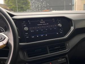 Grey Volkswagen T-Cross 2020 in Jelgava, with an engine capacity of 1.00 L and mileage of 129 thousand km for 13590 €, photo 17 on AUTOMOTO.COM.LV
