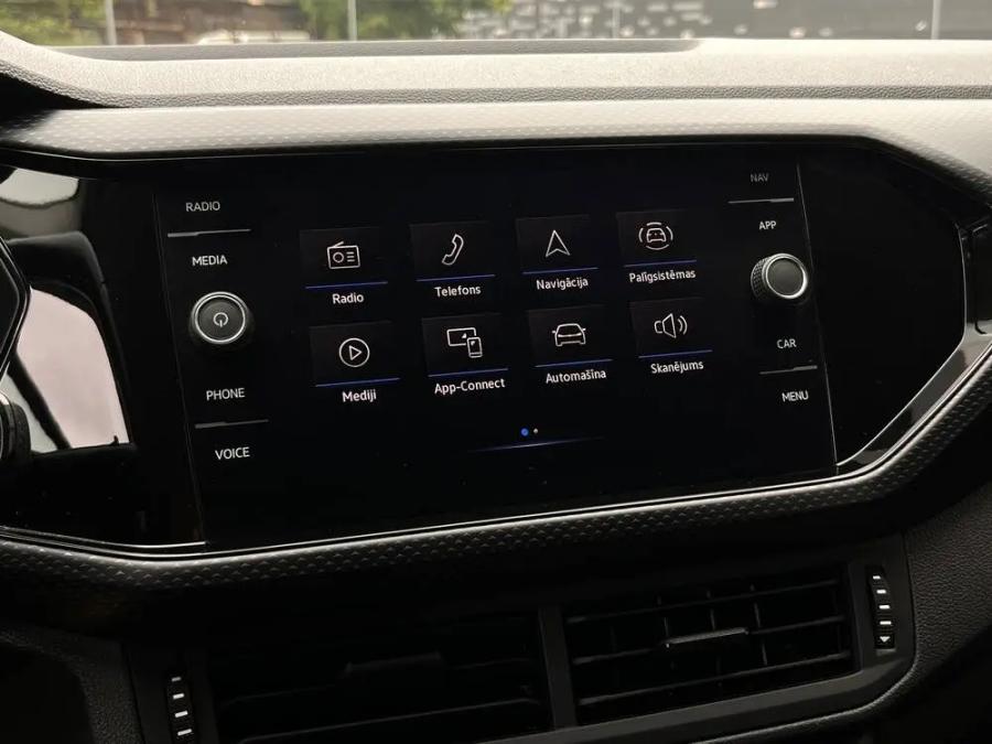 Grey Volkswagen T-Cross 2020 in Jelgava, with an engine capacity of 1.00 L and mileage of 129 thousand km for 13590 €, photo 22 on AUTOMOTO.COM.LV