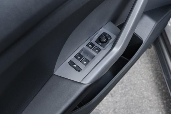 Серый Фольксваген T-Cross 2020 в Рига, объемом двигателя 1.00 л и пробегом 69 тыс. км за 13950 €, фото 10 на AUTOMOTO.COM.LV