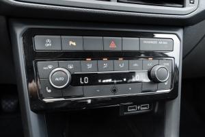 Pelēks Volkswagen T-Cross 2020 Rīga, ar dzinēja tilpumu 1.00 L un nobraukumu 69 tūkst. km par 13950 €, foto 16 vietnē AUTOMOTO.COM.LV