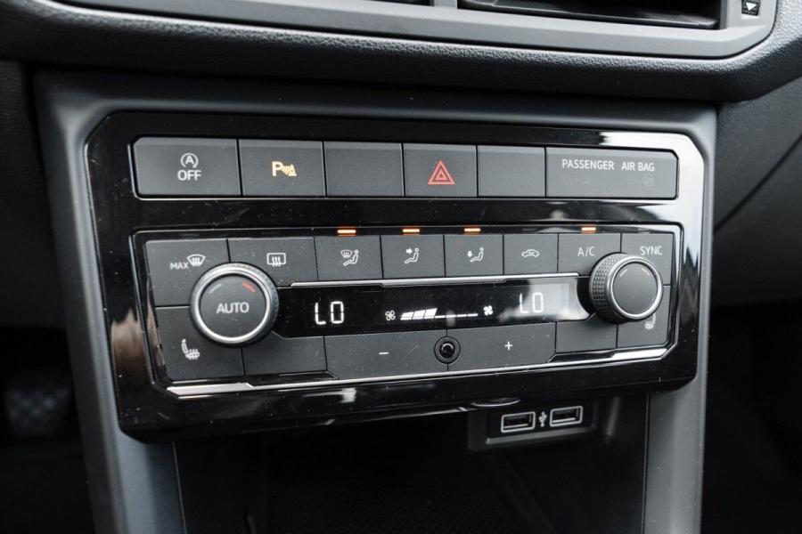 Pelēks Volkswagen T-Cross 2020 Rīga, ar dzinēja tilpumu 1.00 L un nobraukumu 69 tūkst. km par 13950 €, foto 16 vietnē AUTOMOTO.COM.LV