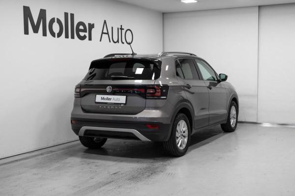Pelēks Volkswagen T-Cross 2020 Viļņa, ar dzinēja tilpumu 1.00 L un nobraukumu 122 tūkst. km par 14950 €, foto 4 vietnē AUTOMOTO.COM.LV