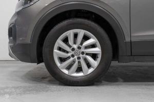 Pelēks Volkswagen T-Cross 2020 Viļņa, ar dzinēja tilpumu 1.00 L un nobraukumu 122 tūkst. km par 14950 €, foto 20 vietnē AUTOMOTO.COM.LV