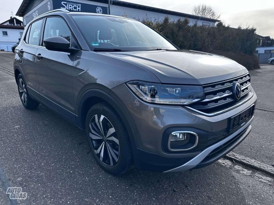 Grey Volkswagen T-Cross 2021 in Kaunas, with an engine capacity of 1.00 L and mileage of 36 thousand km for 22735 €, photo 1 on AUTOMOTO.COM.LV