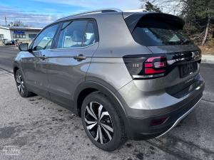Grey Volkswagen T-Cross 2021 in Kaunas, with an engine capacity of 1.00 L and mileage of 36 thousand km for 22735 €, photo 4 on AUTOMOTO.COM.LV