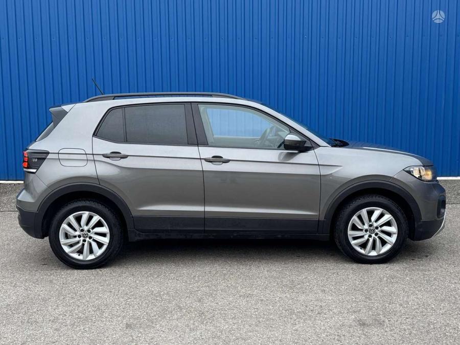 Pelēks Volkswagen T-Cross 2021 Kauņa, ar dzinēja tilpumu 1.00 L un nobraukumu 99 tūkst. km par 15900 €, foto 8 vietnē AUTOMOTO.COM.LV