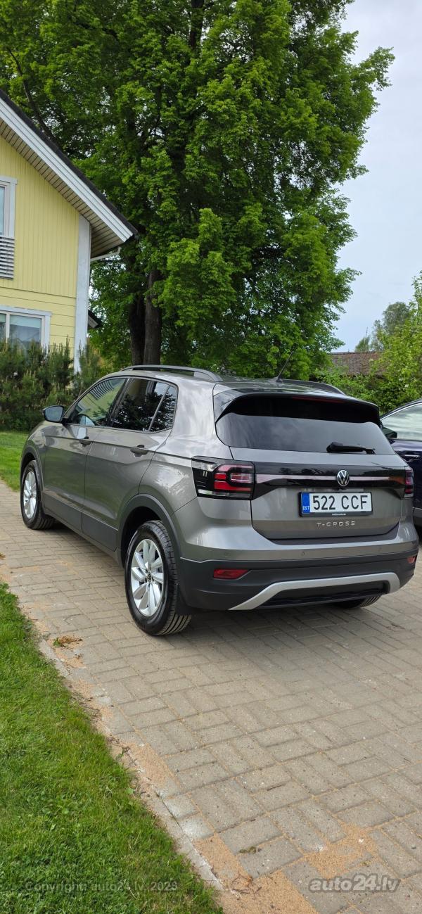 Pelēks Volkswagen T-Cross 2021 Tallina, ar dzinēja tilpumu 1.00 L un nobraukumu 30 tūkst. km par 16900 €, foto 3 vietnē AUTOMOTO.COM.LV