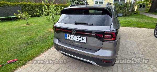 Pelēks Volkswagen T-Cross 2021 Tallina, ar dzinēja tilpumu 1.00 L un nobraukumu 30 tūkst. km par 16900 €, foto 4 vietnē AUTOMOTO.COM.LV