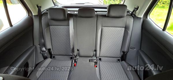 Pelēks Volkswagen T-Cross 2021 Tallina, ar dzinēja tilpumu 1.00 L un nobraukumu 30 tūkst. km par 16900 €, foto 10 vietnē AUTOMOTO.COM.LV