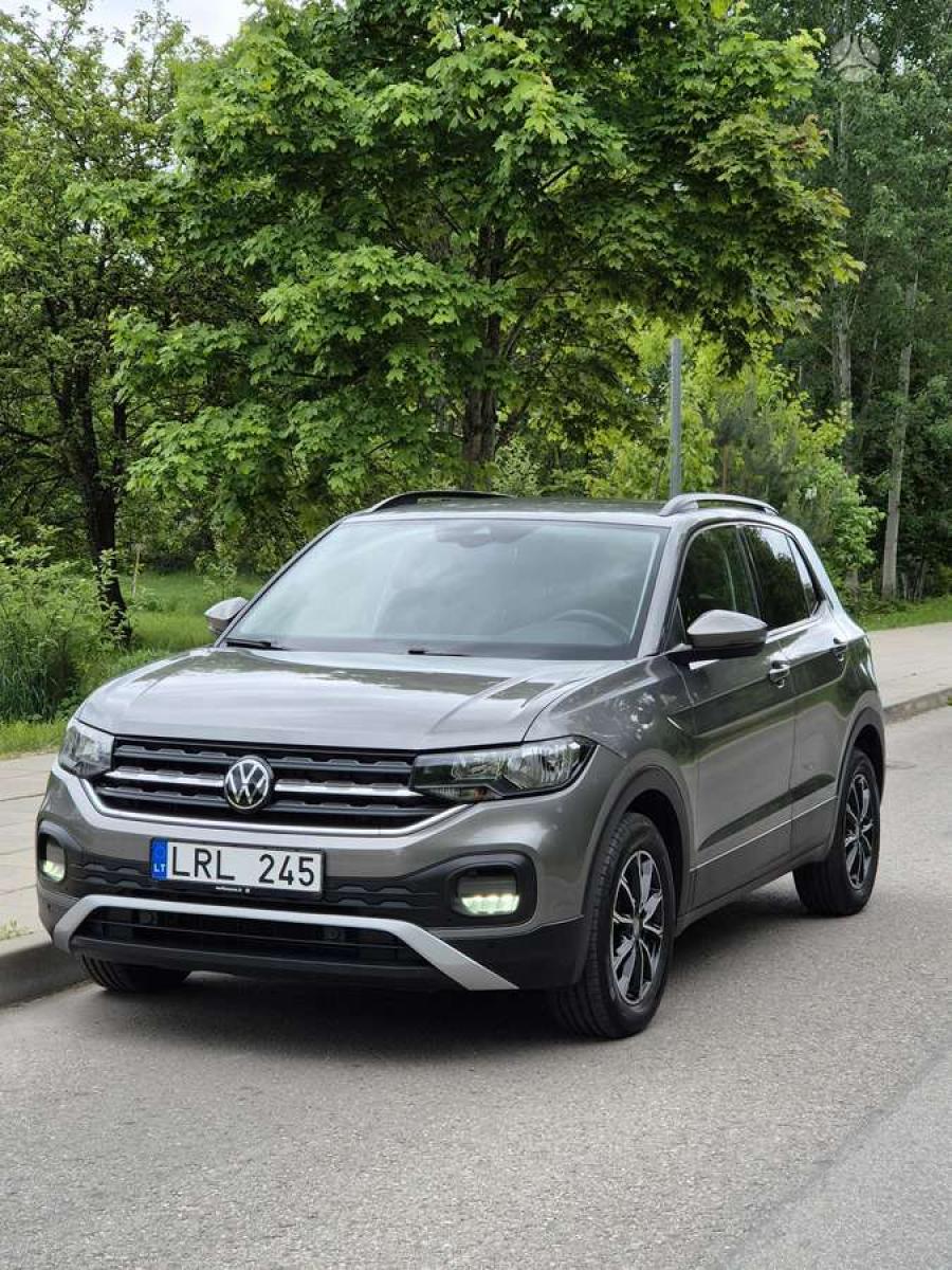 Серый Фольксваген T-Cross 2021 в Вильнюс, объемом двигателя 1.00 л и пробегом 35 тыс. км за 16400 €, фото 1 на AUTOMOTO.COM.LV