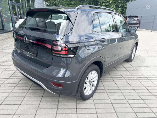 Grey Volkswagen T-Cross 2021 in Kaunas, with an engine capacity of 1.00 L and mileage of 188 thousand km for 11200 €, photo 3 on AUTOMOTO.COM.LV