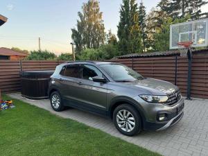 Серый Фольксваген T-Cross 2021 в Каунас, объемом двигателя 1.00 л и пробегом 83 тыс. км за 14500 €, фото  на AUTOMOTO.COM.LV