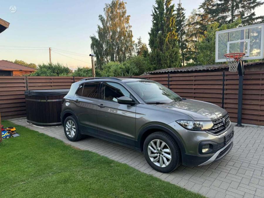 Серый Фольксваген T-Cross 2021 в Каунас, объемом двигателя 1.00 л и пробегом 83 тыс. км за 14500 €, фото 1 на AUTOMOTO.COM.LV