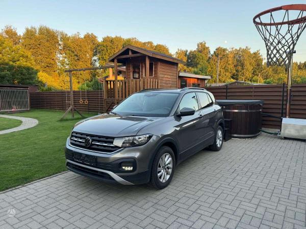 Pelēks Volkswagen T-Cross 2021 Kauņa, ar dzinēja tilpumu 1.00 L un nobraukumu 83 tūkst. km par 14500 €, foto 2 vietnē AUTOMOTO.COM.LV