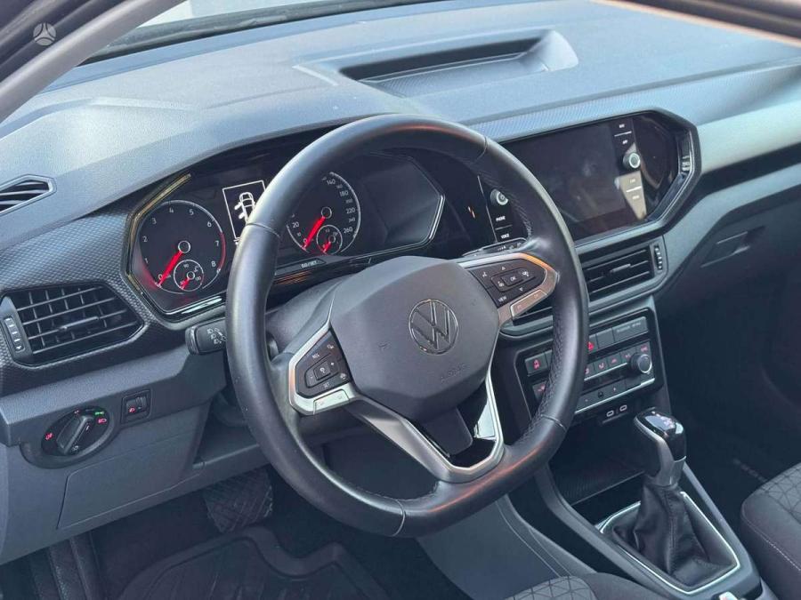 Серый Фольксваген T-Cross 2021 в Каунас, объемом двигателя 1.00 л и пробегом 83 тыс. км за 14500 €, фото 7 на AUTOMOTO.COM.LV
