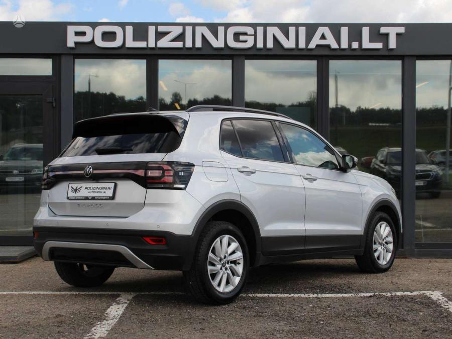 Grey Volkswagen T-Cross 2021 in Vilnius, with an engine capacity of 1.00 L and mileage of 113 thousand km for 15950 €, photo 4 on AUTOMOTO.COM.LV