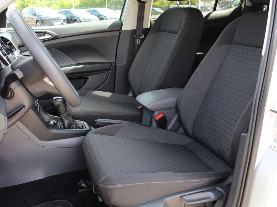 Grey Volkswagen T-Cross 2021 in Vilnius, with an engine capacity of 1.00 L and mileage of 113 thousand km for 15950 €, photo 15 on AUTOMOTO.COM.LV