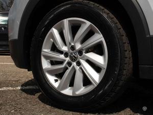 Grey Volkswagen T-Cross 2021 in Vilnius, with an engine capacity of 1.00 L and mileage of 113 thousand km for 15950 €, photo 22 on AUTOMOTO.COM.LV
