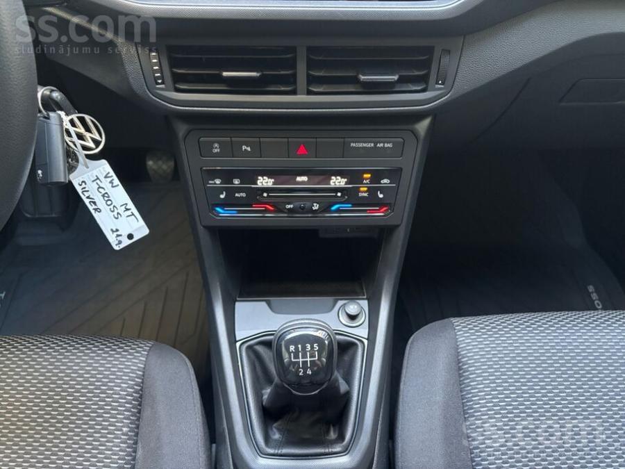 Pelēks Volkswagen T-Cross 2021 Rīga, ar dzinēja tilpumu 1.00 L un nobraukumu 67 tūkst. km par 14290 €, foto 12 vietnē AUTOMOTO.COM.LV