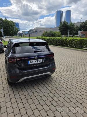 Pelēks Volkswagen T-Cross 2021 Jūrmala, ar dzinēja tilpumu 1.00 L un nobraukumu 66 tūkst. km par 13600 €, foto 3 vietnē AUTOMOTO.COM.LV