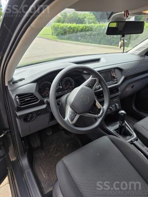 Pelēks Volkswagen T-Cross 2021 Jūrmala, ar dzinēja tilpumu 1.00 L un nobraukumu 66 tūkst. km par 13600 €, foto 6 vietnē AUTOMOTO.COM.LV