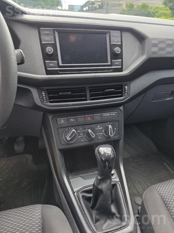 Pelēks Volkswagen T-Cross 2021 Jūrmala, ar dzinēja tilpumu 1.00 L un nobraukumu 66 tūkst. km par 13600 €, foto 6 vietnē AUTOMOTO.COM.LV