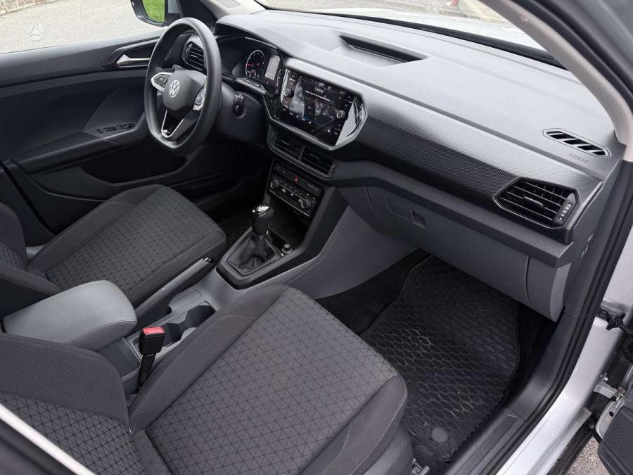 Серый Фольксваген T-Cross 2021 в Вильнюс, объемом двигателя 1.00 л и пробегом 86 тыс. км за 14740 €, фото 12 на AUTOMOTO.COM.LV